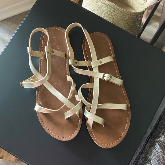 Universal Thread | Shoes | Metallic Gold Faux Leather Strappy Sandals ...